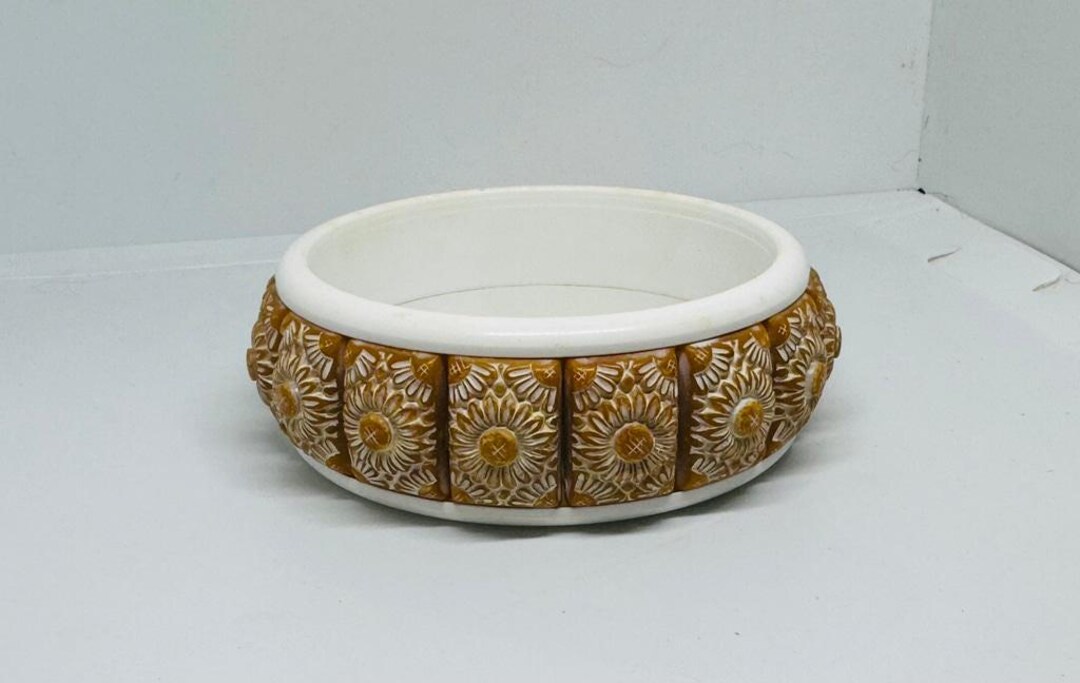 1940's Western Germany Bakelite 3D Daisy Flower Tile White Bangle ...