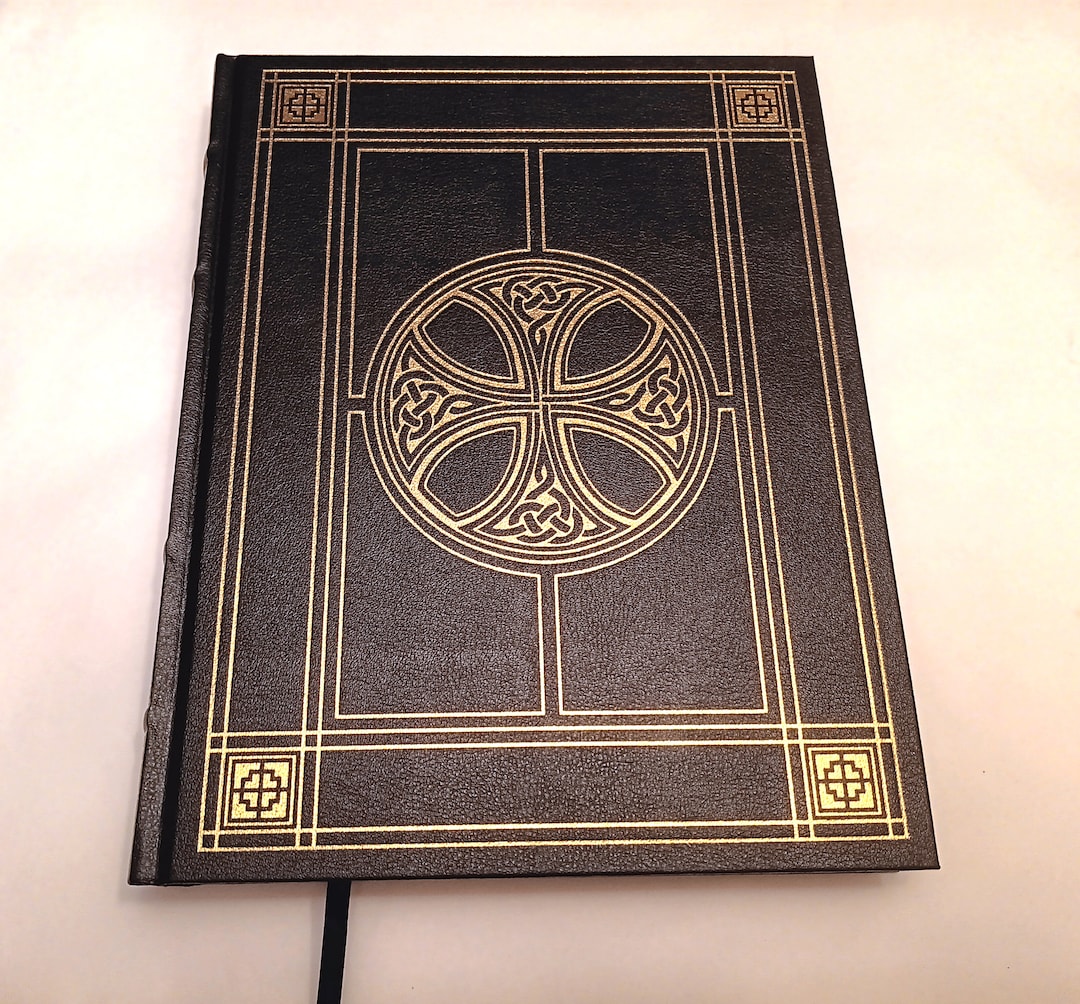 Celtic Illuminated Gospel Book - Latin and English, Book of Kells Style ...