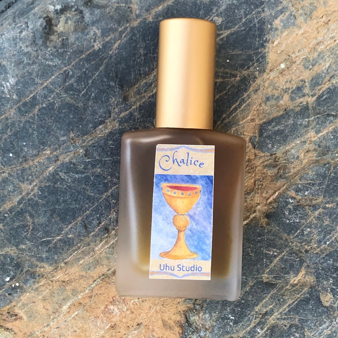 Chalice Perfume: Handmade Chypre With Oakmoss & Strawberry Tincture - Etsy