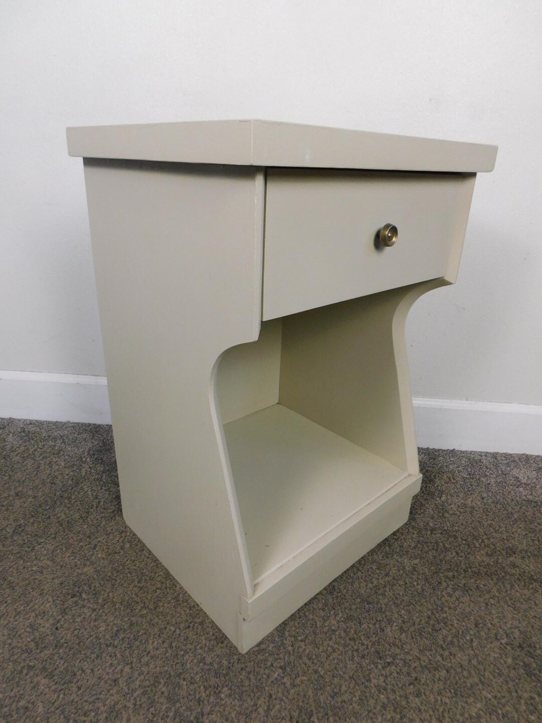 1950s Retro MCM Nightstand Side Table W Drawer Open Niche Record ...