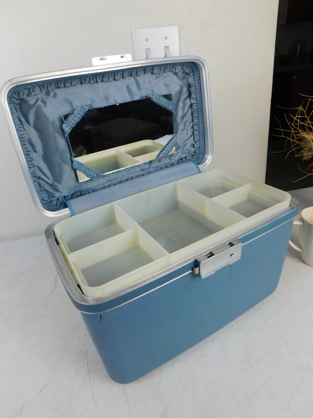 Vintage Blue AIRWAY Hardshell Vanity Case Makeup Toiletry Suitcase W ...