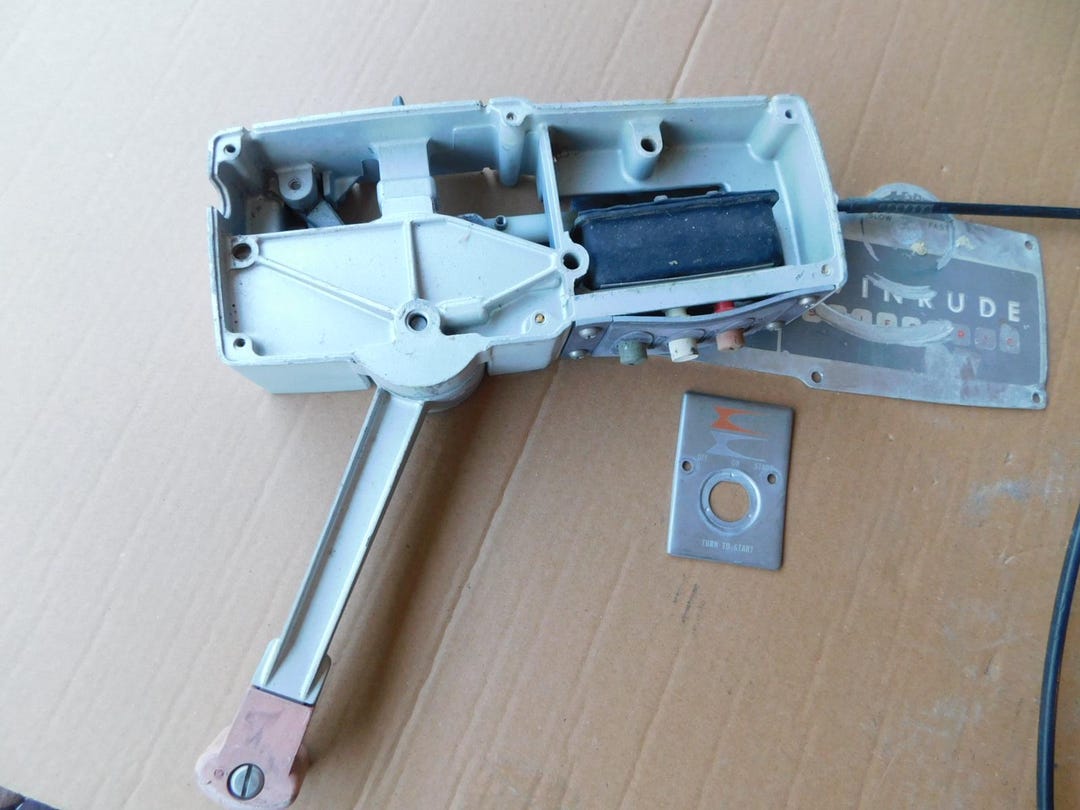 Vtg EVINRUDE Outboard Boat Motor Remote Control Throttle Shift Box 143 ...