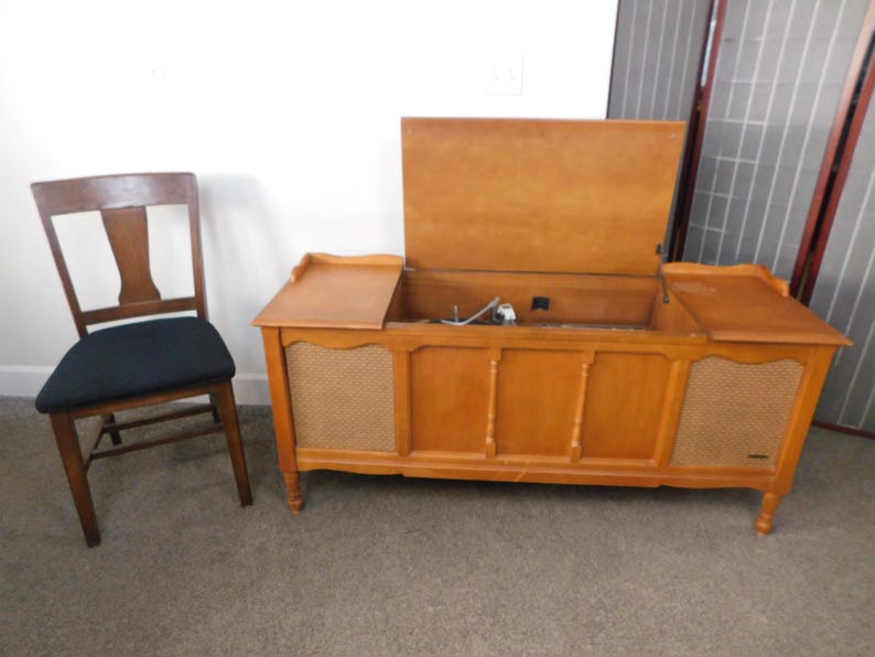 Mid Century 60s Zenith Radio Turntable Console Credenza AM FM Stereo ...