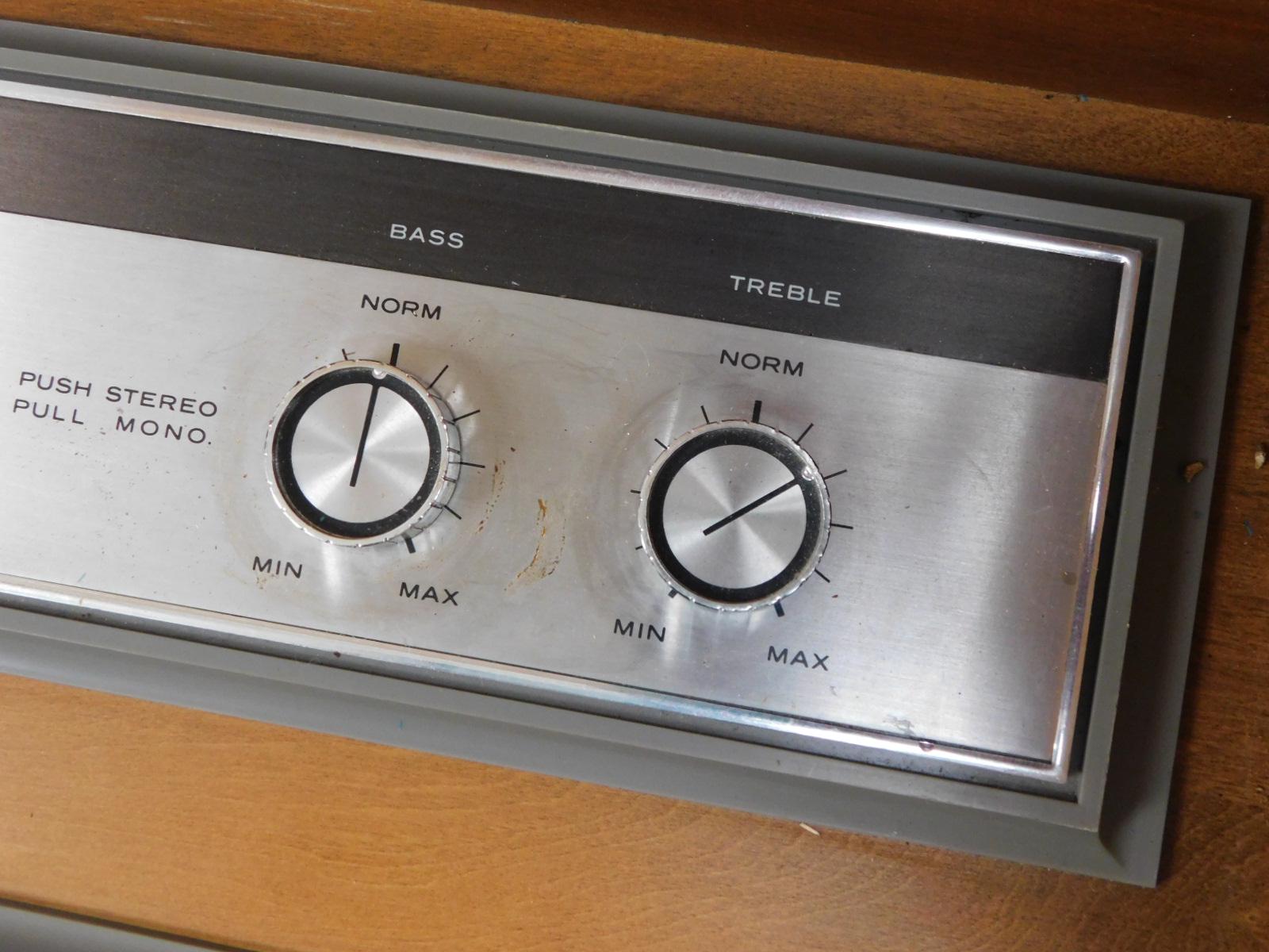 Mid Century 60s Zenith Radio Turntable Console Credenza AM FM Stereo ...