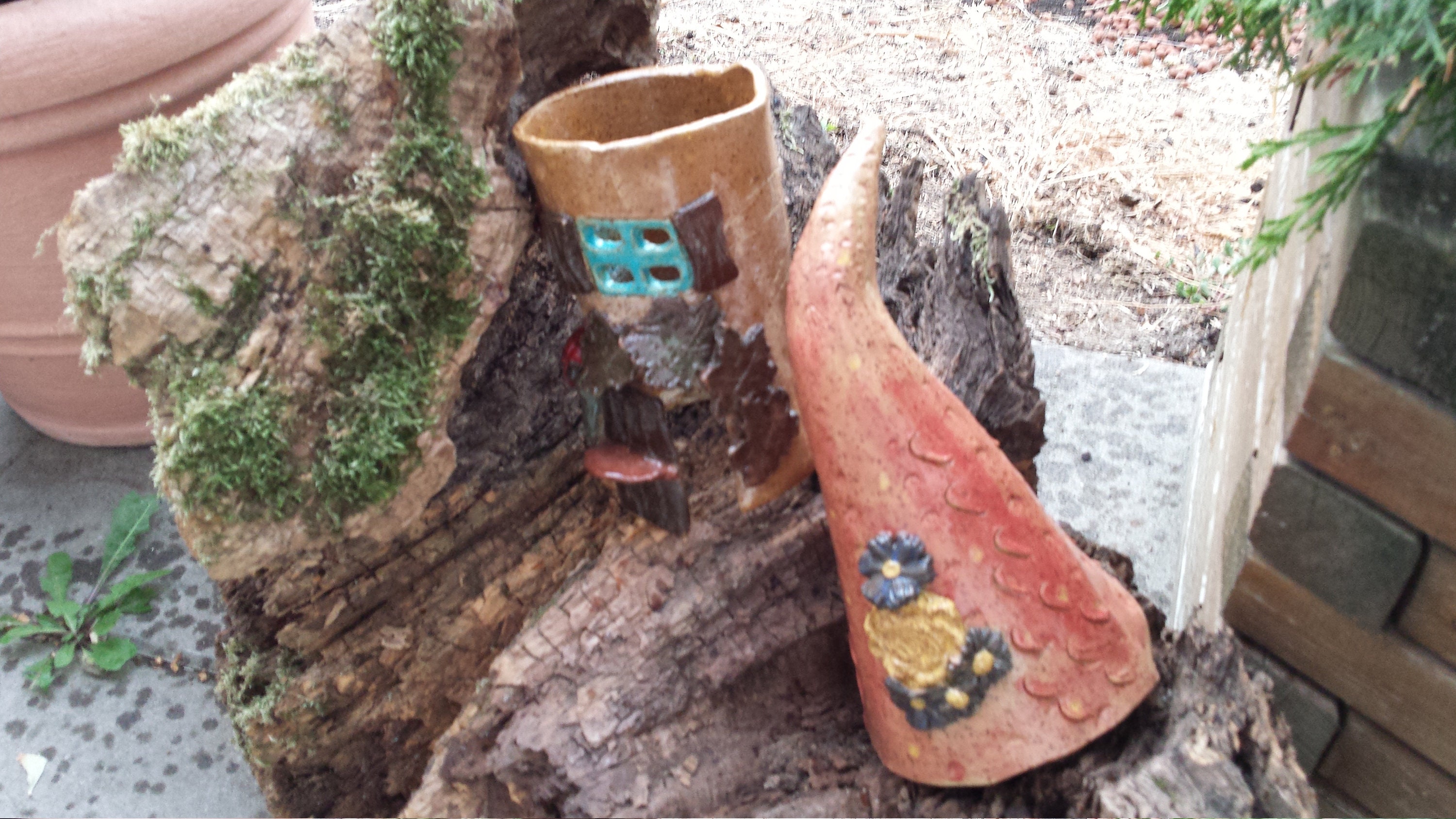 Keramik Häuschen,Keramik Hütte, Unikat, Deko, Windlicht im Garten, auf dem Balkon und der ...