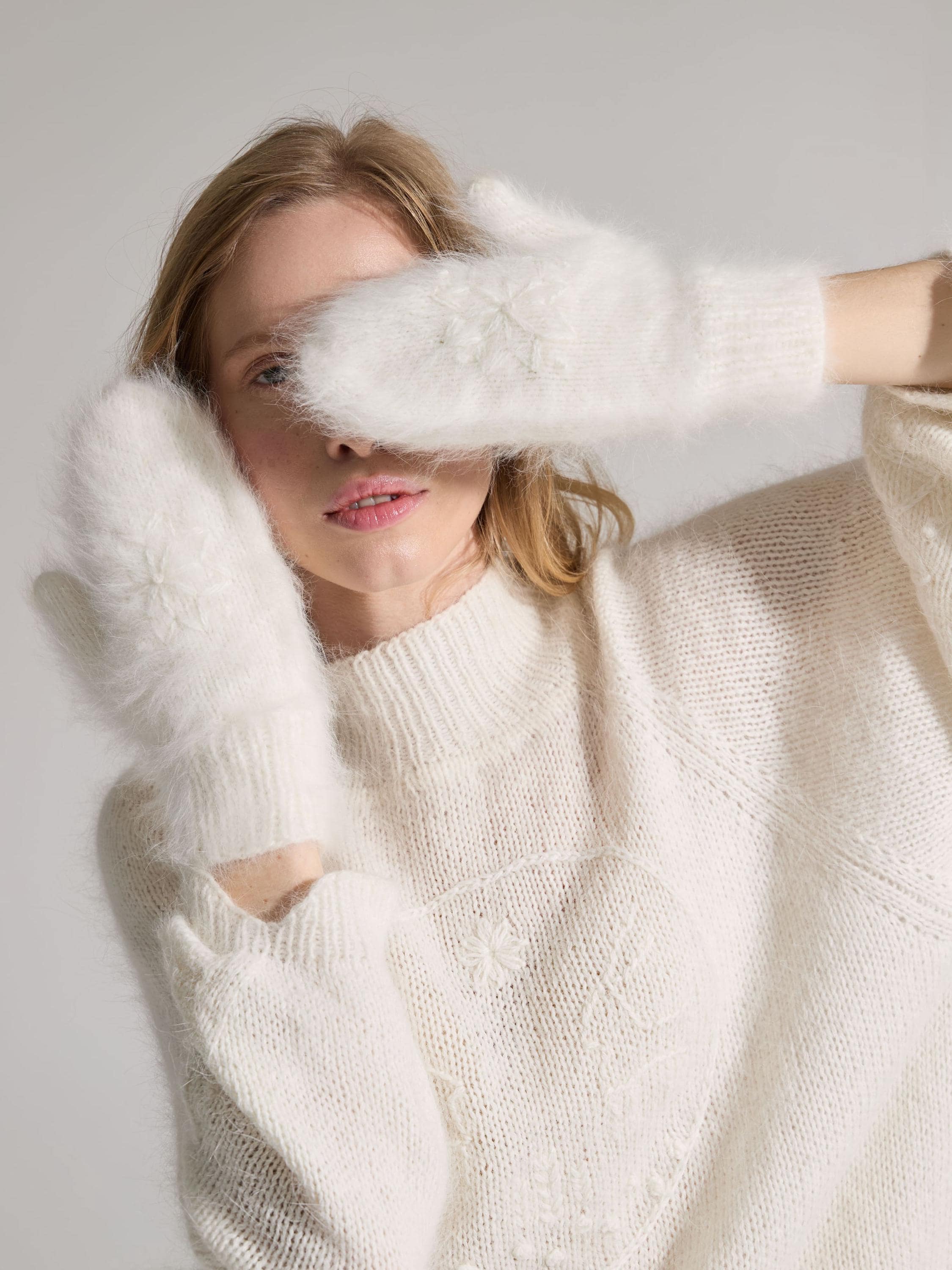 Gloves From Premium Angora Wool - Embroidered Hand-knitted Gloves in ...