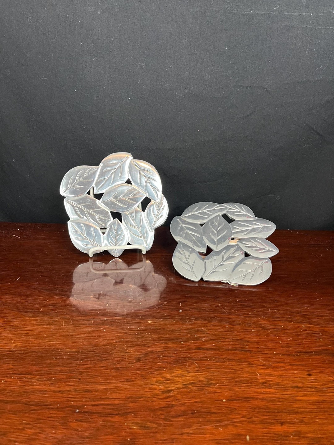 Pair of Vintage Copco Metal Trivets Silver Tone, Leaves Design With 4 ...