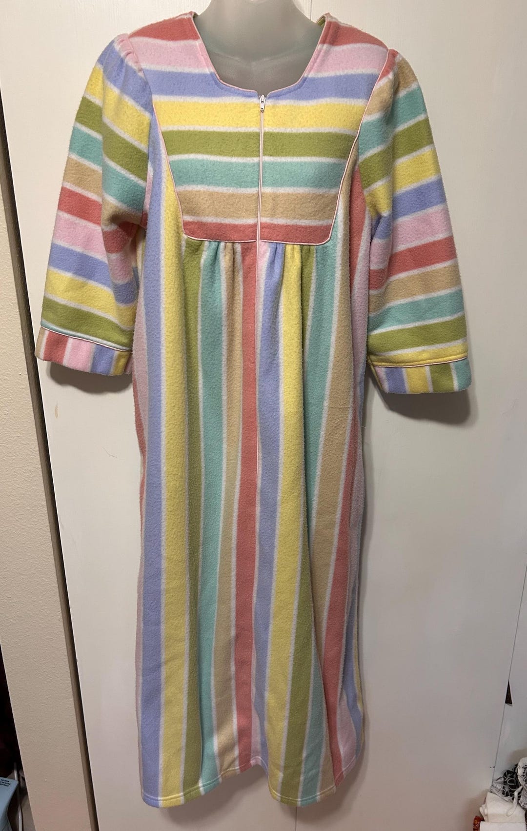 80’s Saybury Rainbow Ultra Cozy Robe - Etsy