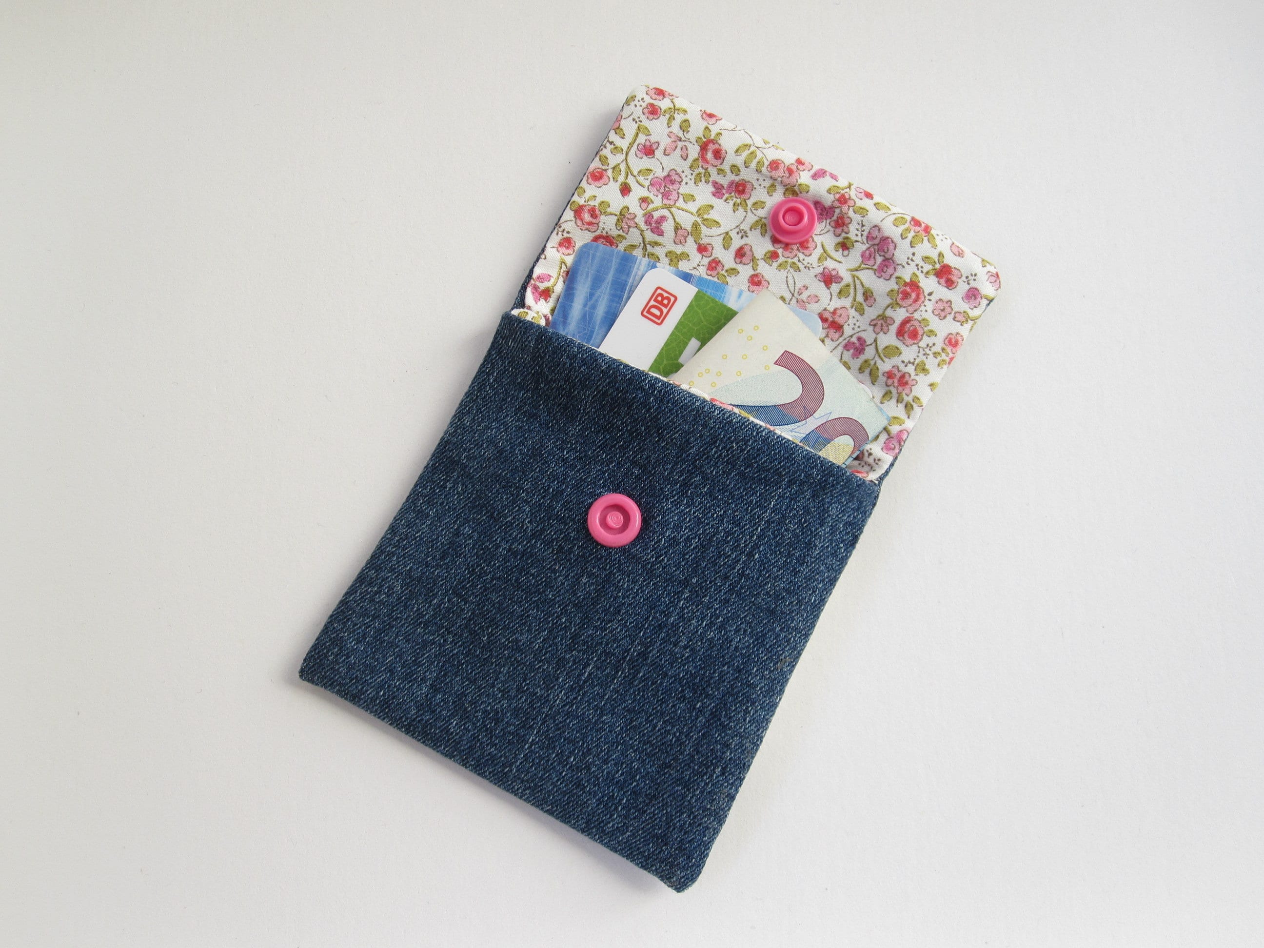 Mini bag with push button