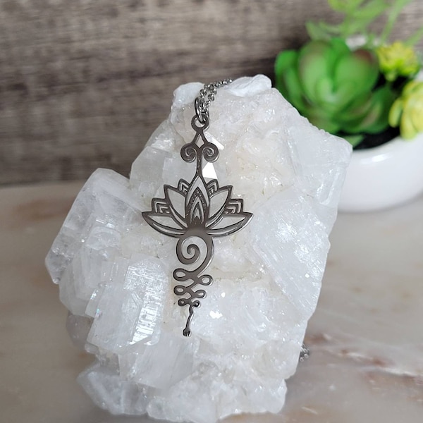 Blue Lotus Necklace - Etsy