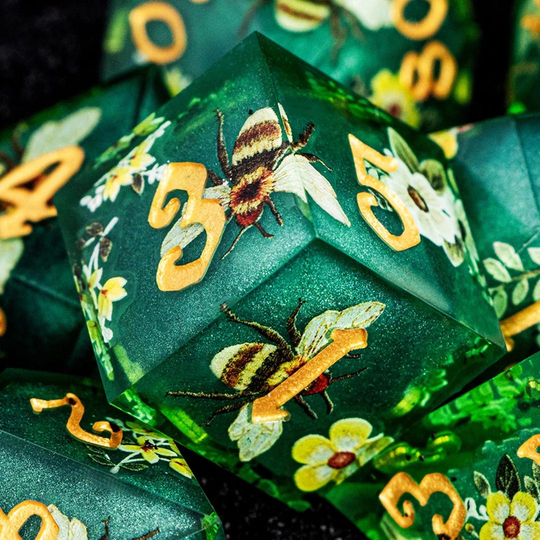 Green Bees DND Dungeon and Dragon Dice Set, D20 Dice, Red Sharp Edge D ...