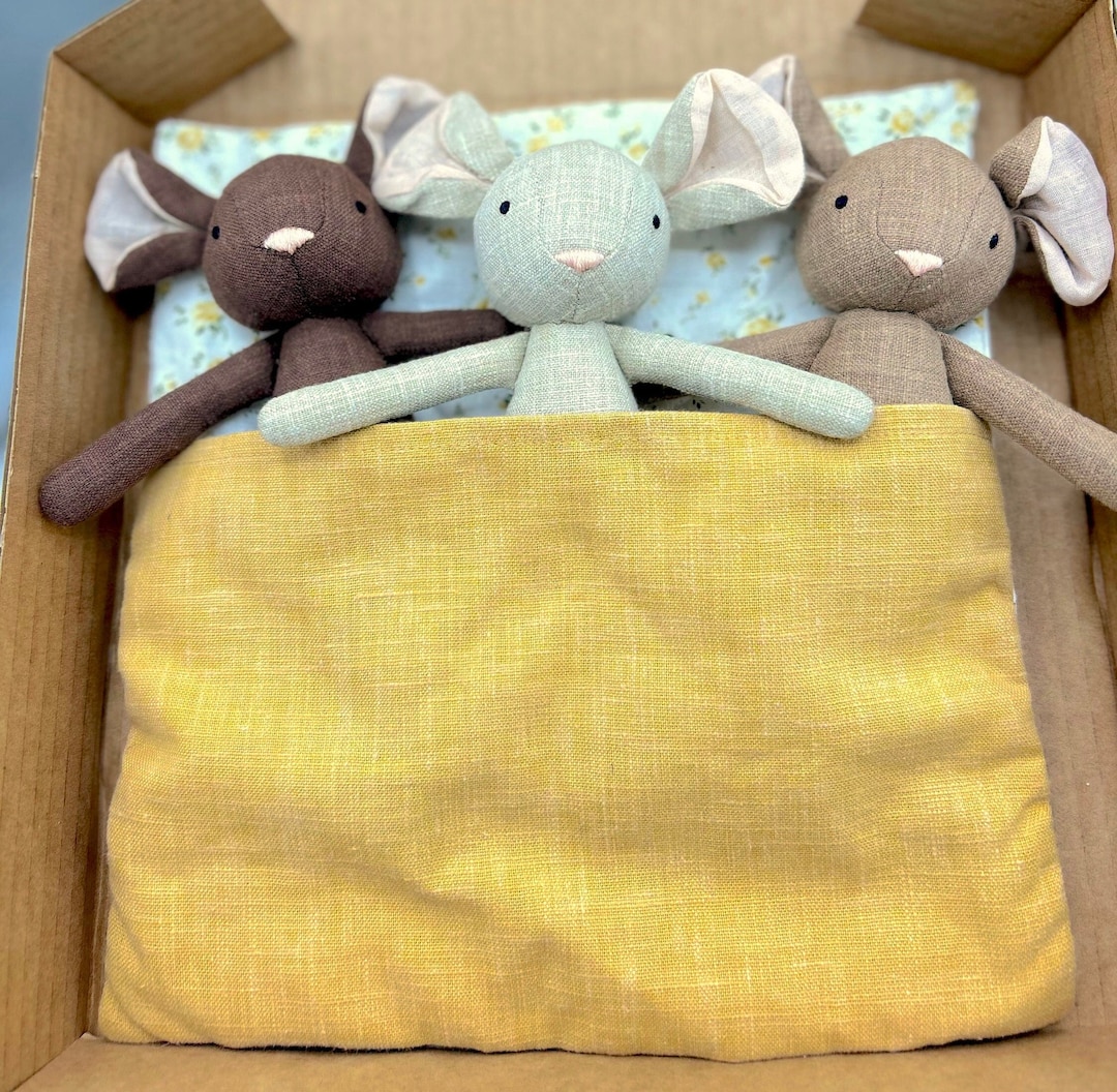 Trio of Miniature Stuffed Animals in Box Bed Mouse Dolls Bunny Bear ...