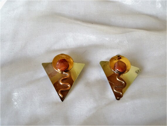 Triangular ear clips copper/silver with brown cabocho… - Gem