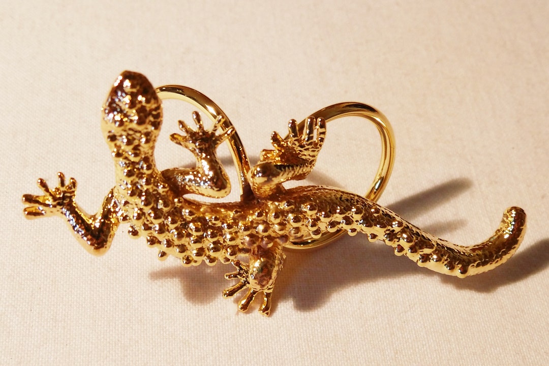 Lizard Towel Holder 80s, Gold-colored Pull-through Holder, Shirt Holder ...
