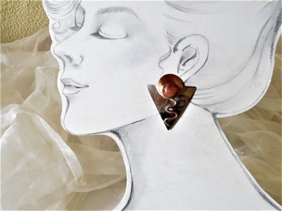 Triangular ear clips copper/silver with brown cabocho… - Gem