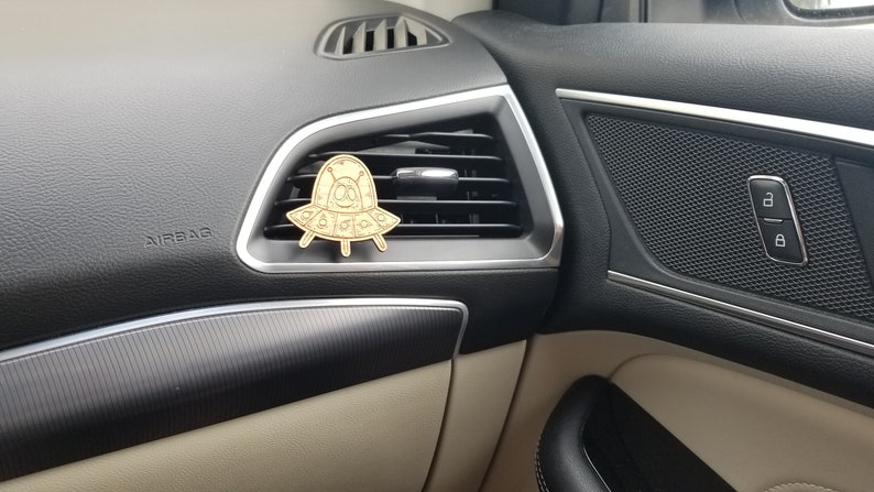 Car Vent Air Freshener Charms Includes 3ml Bottle of Fragrance Alien ...