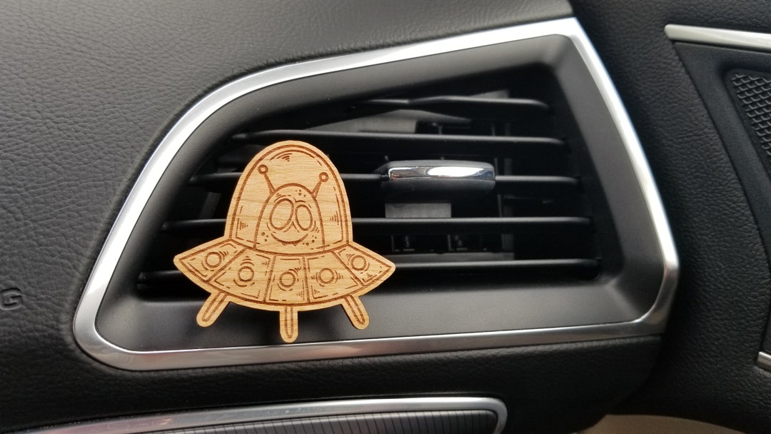 Car Vent Air Freshener Charms Includes 3ml Bottle of Fragrance Alien ...