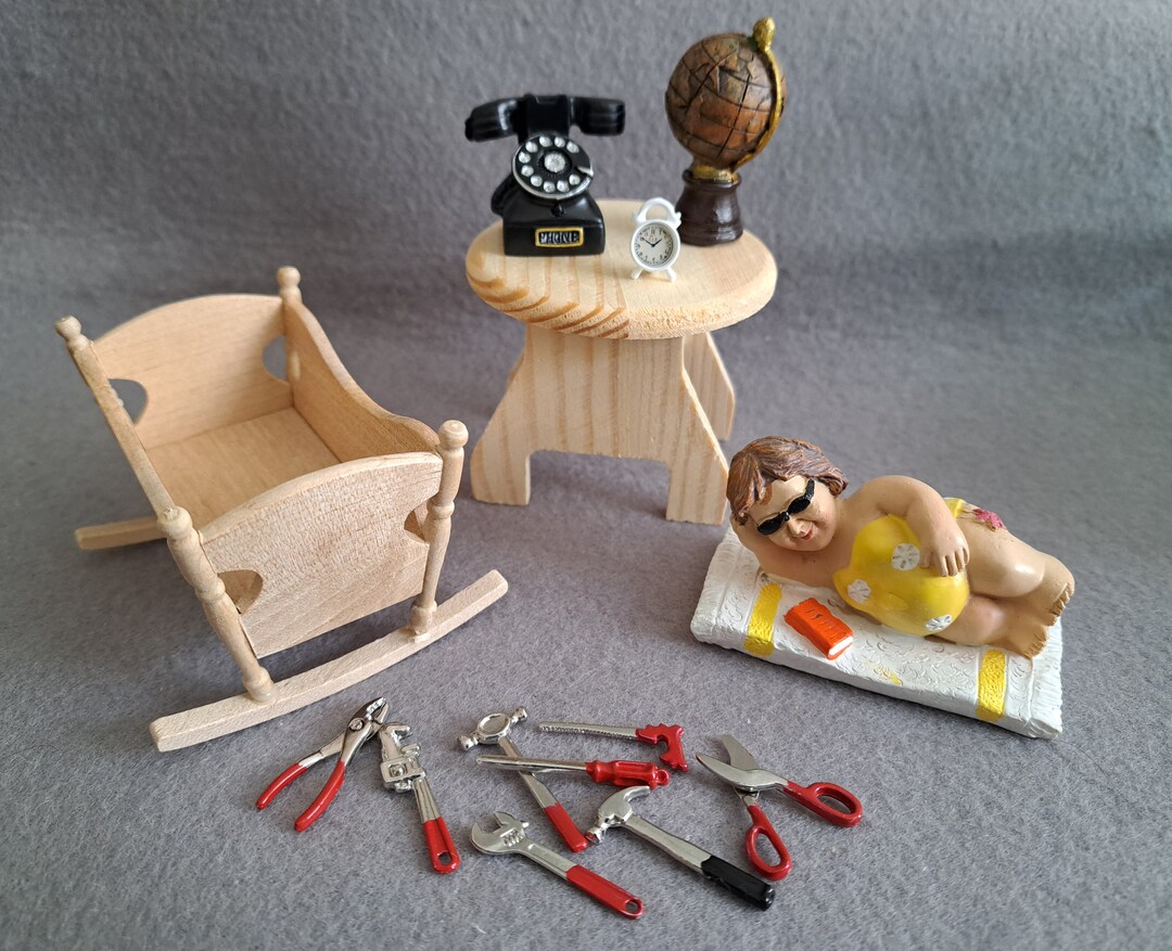 Elf World, Miniatures, Round Wooden Table, Natural Wood Cradle ...