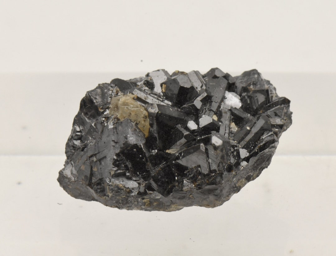 Tetrahedral Sphalerite Crystal Cluster Mineral Specimen - Bulgaria - Etsy