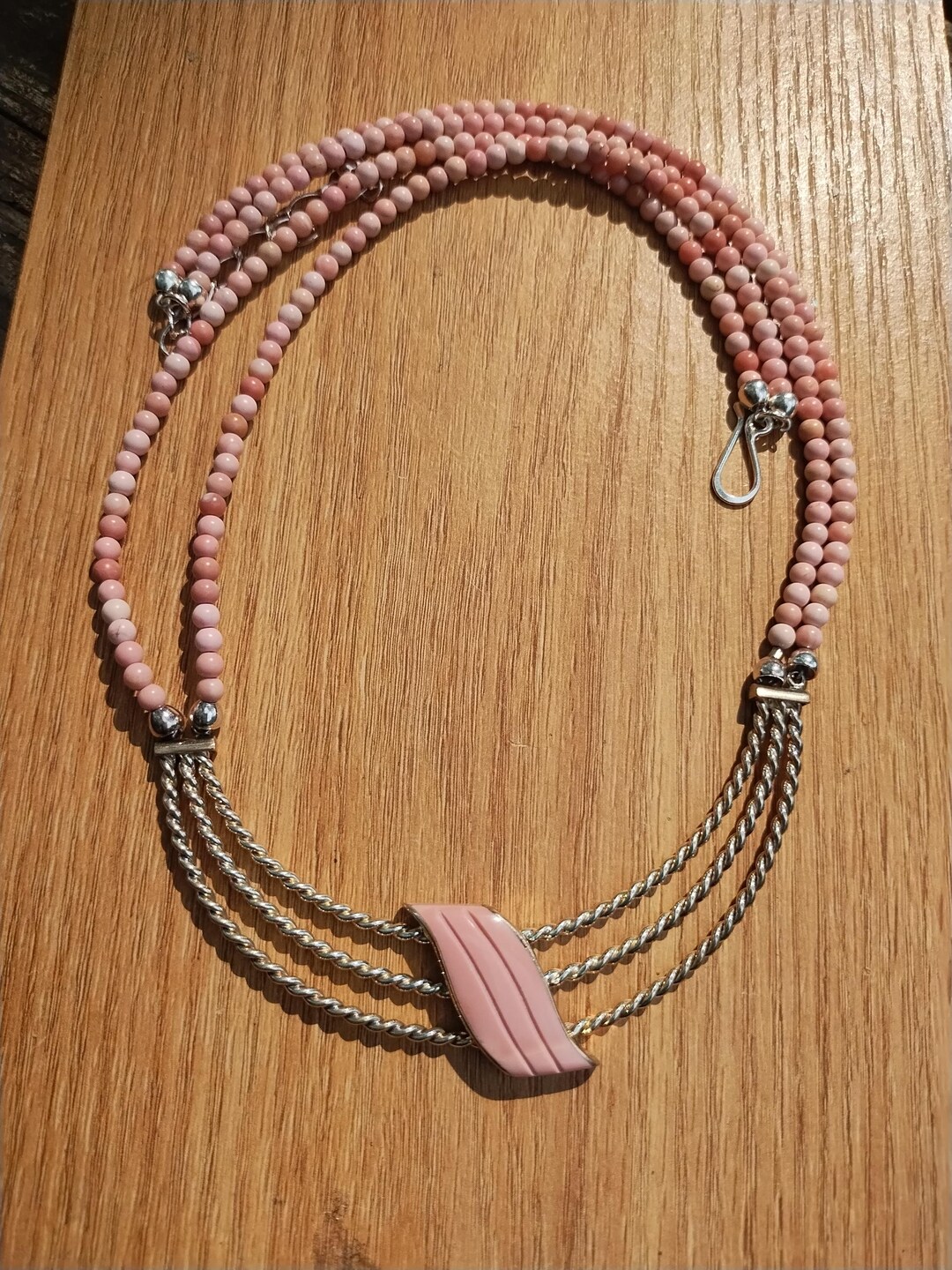 La mina Jay King DTR encuentra un collar de galería de ondas de ópalo ...