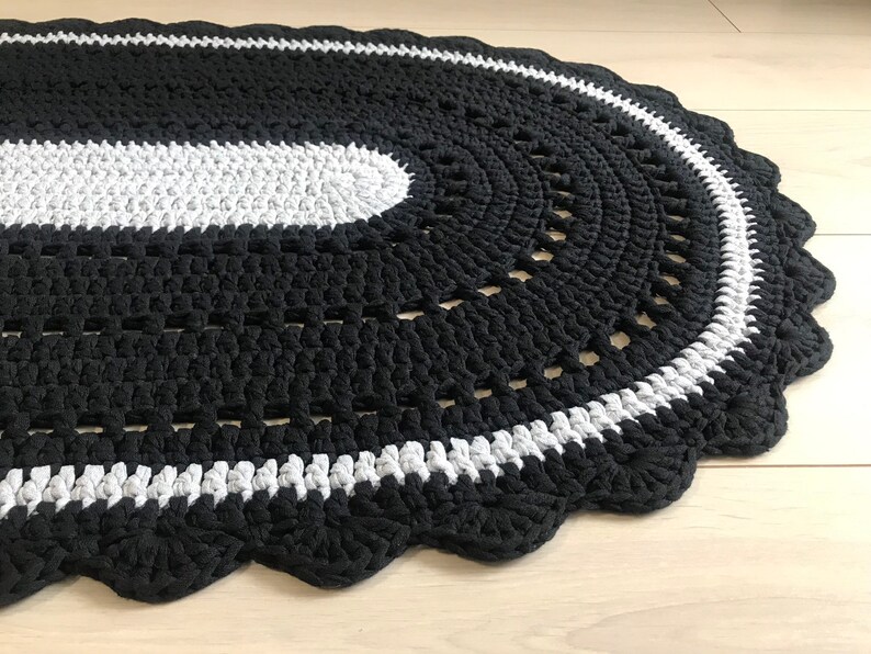 Black oval rug Crochet oval rug Oval carpet Small area rug | Etsy