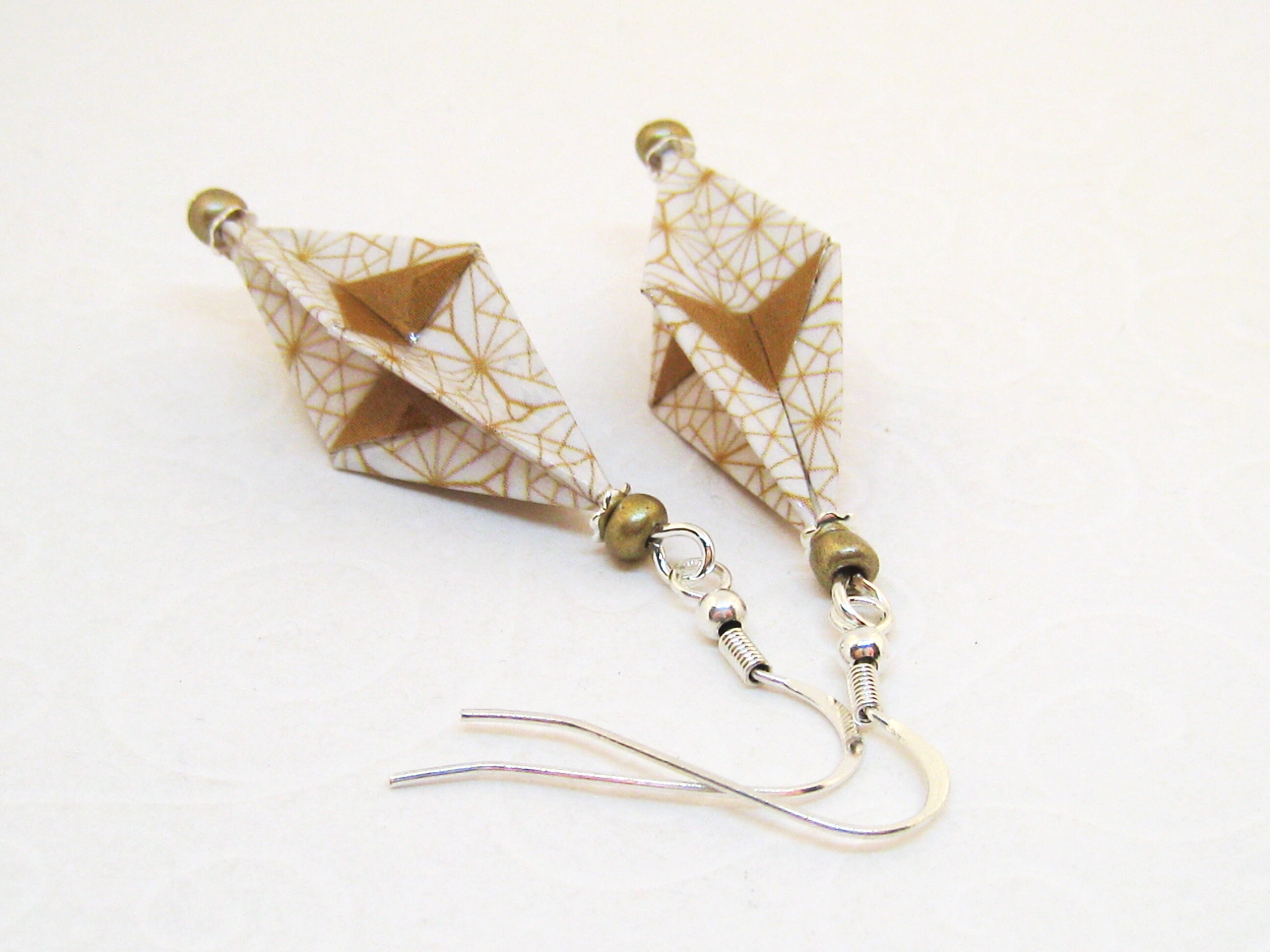 Ohrringe Origami weiß gold silber, Papier Upcycling Papierschmuck ...