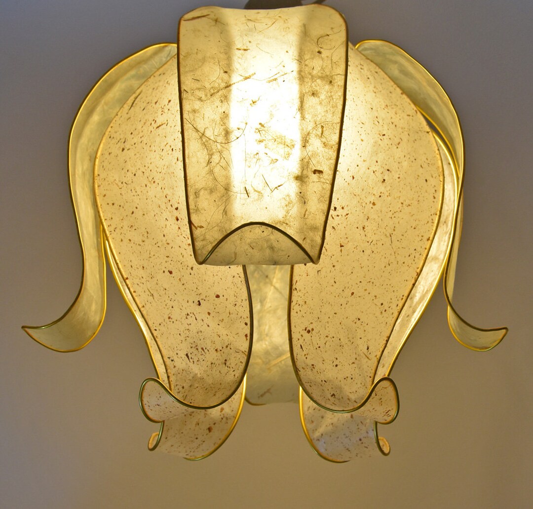 Discreet Paper Flower Lampshade in Cream, Flower-shaped Lampshade, in ...