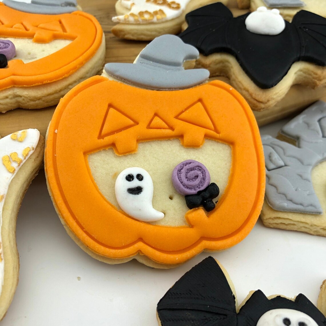 Halloween Cookie Making Set: Cookie Cutter, Silicone Mold, Stamp ...