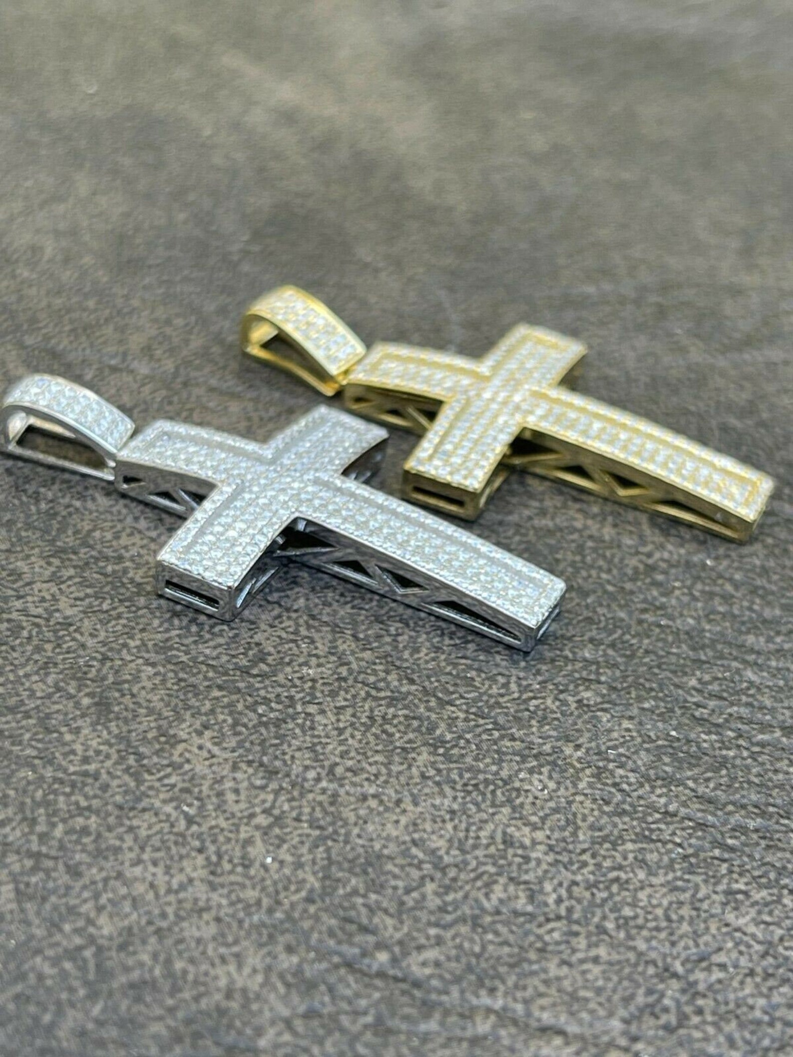 Men's Women's Iced Out 1.3ct MOISSANITE Cross Pendant - Etsy