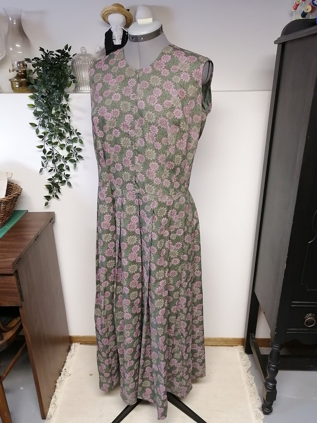 Green & Pink Hutterite Dress - Etsy