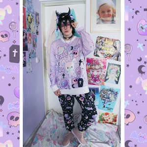 Spooky Sweatshirt for Yami Kawaii Enthusiasts Pastel Goth Clothing With ...
