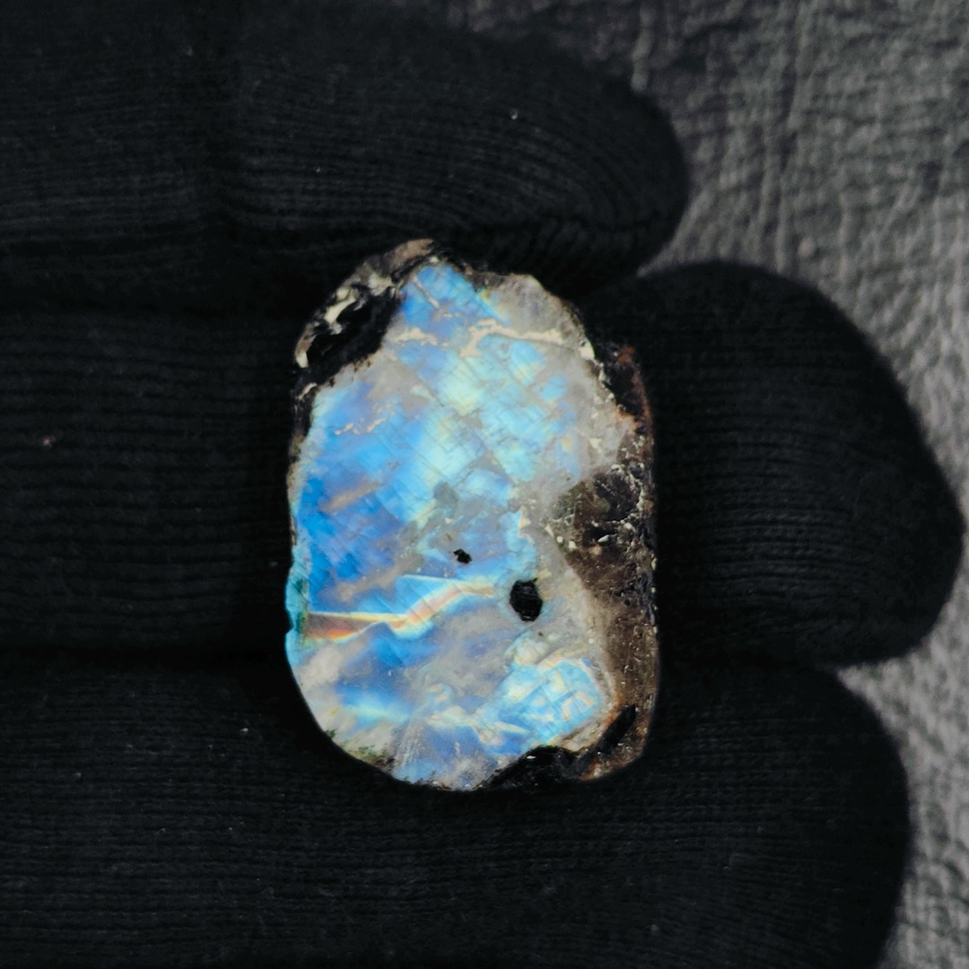 Beautiful Blue Flashy Rainbow Moonstone Rough Size 31x22x7 MM Loose ...