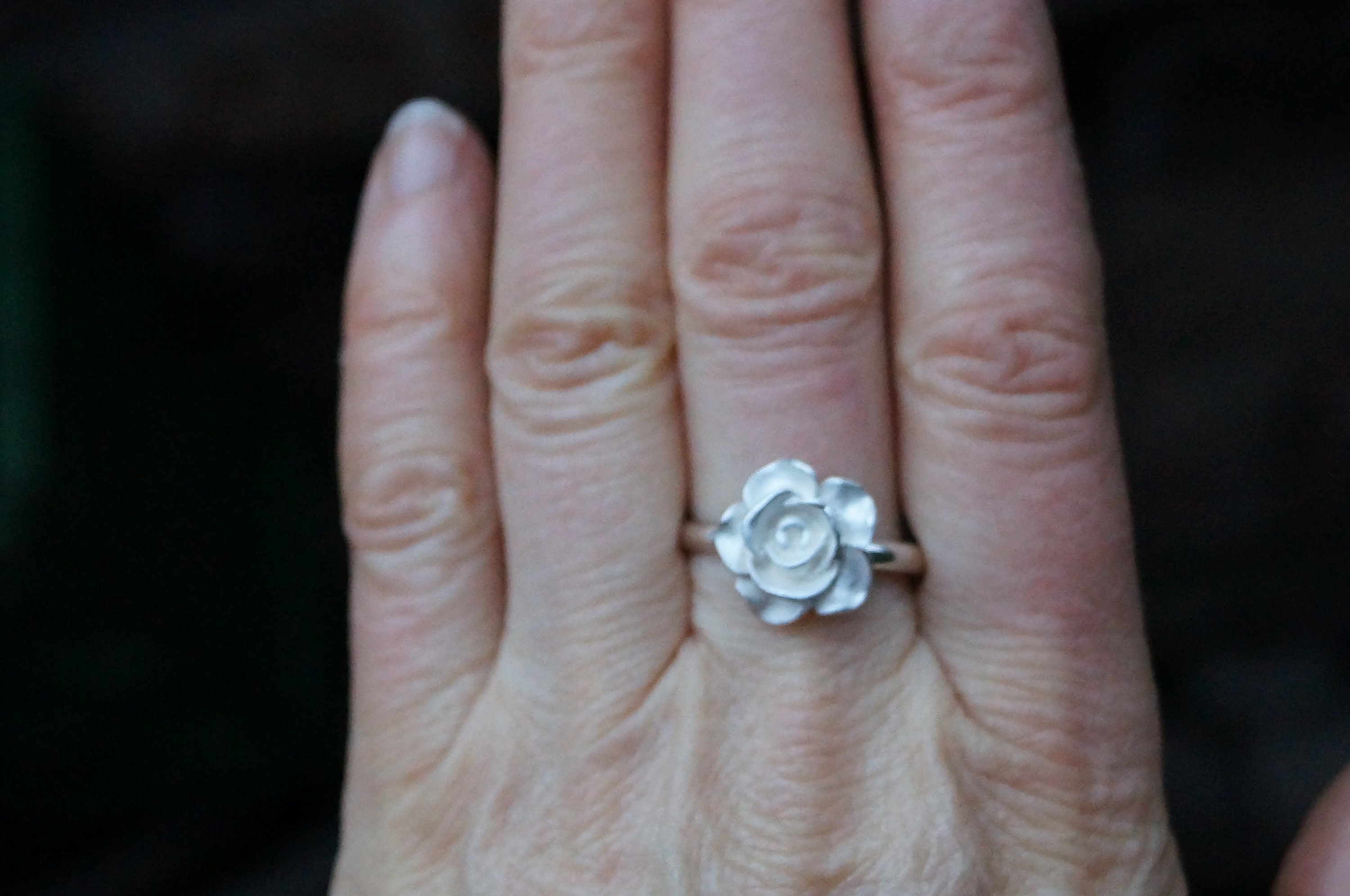 Ring Rose Silber schmale Schiene mit Rose 12mm Ringweite 58 - Etsy.de