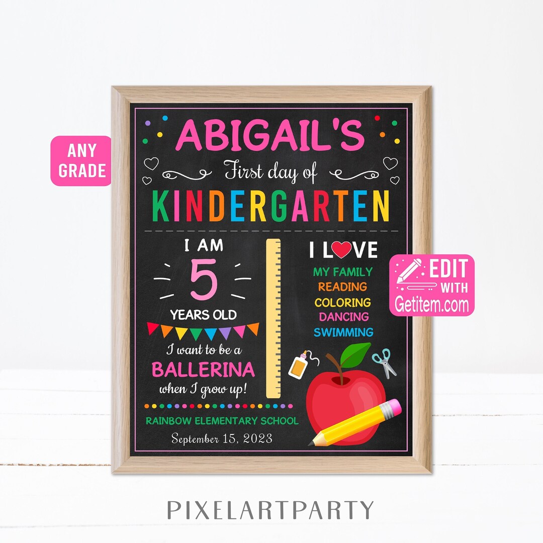 Editable First Day of Kindergarten Sign Apple First Day of Kindergarten ...