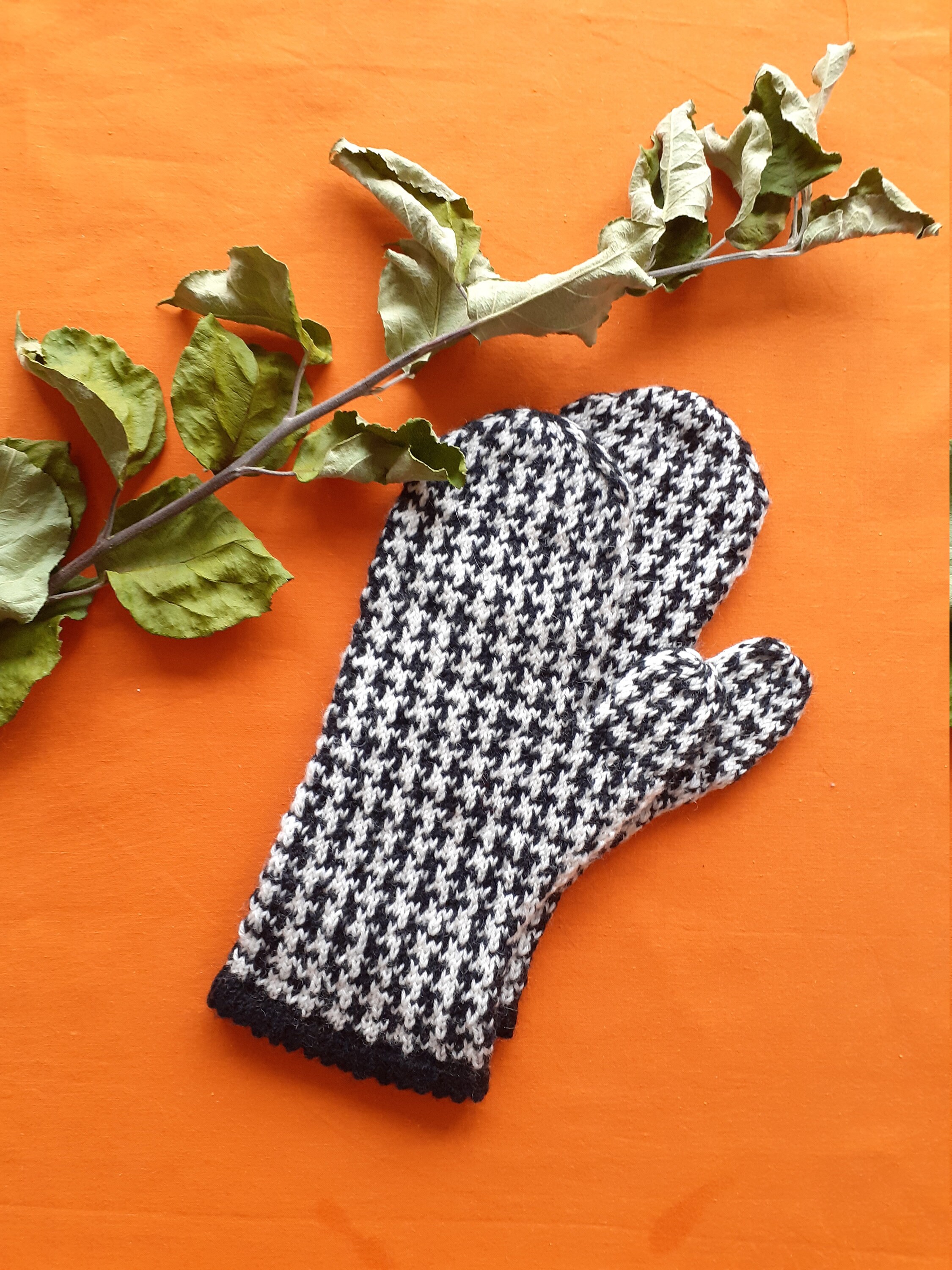 Knitting Instructions Pattern for Pepita Mittens - Etsy