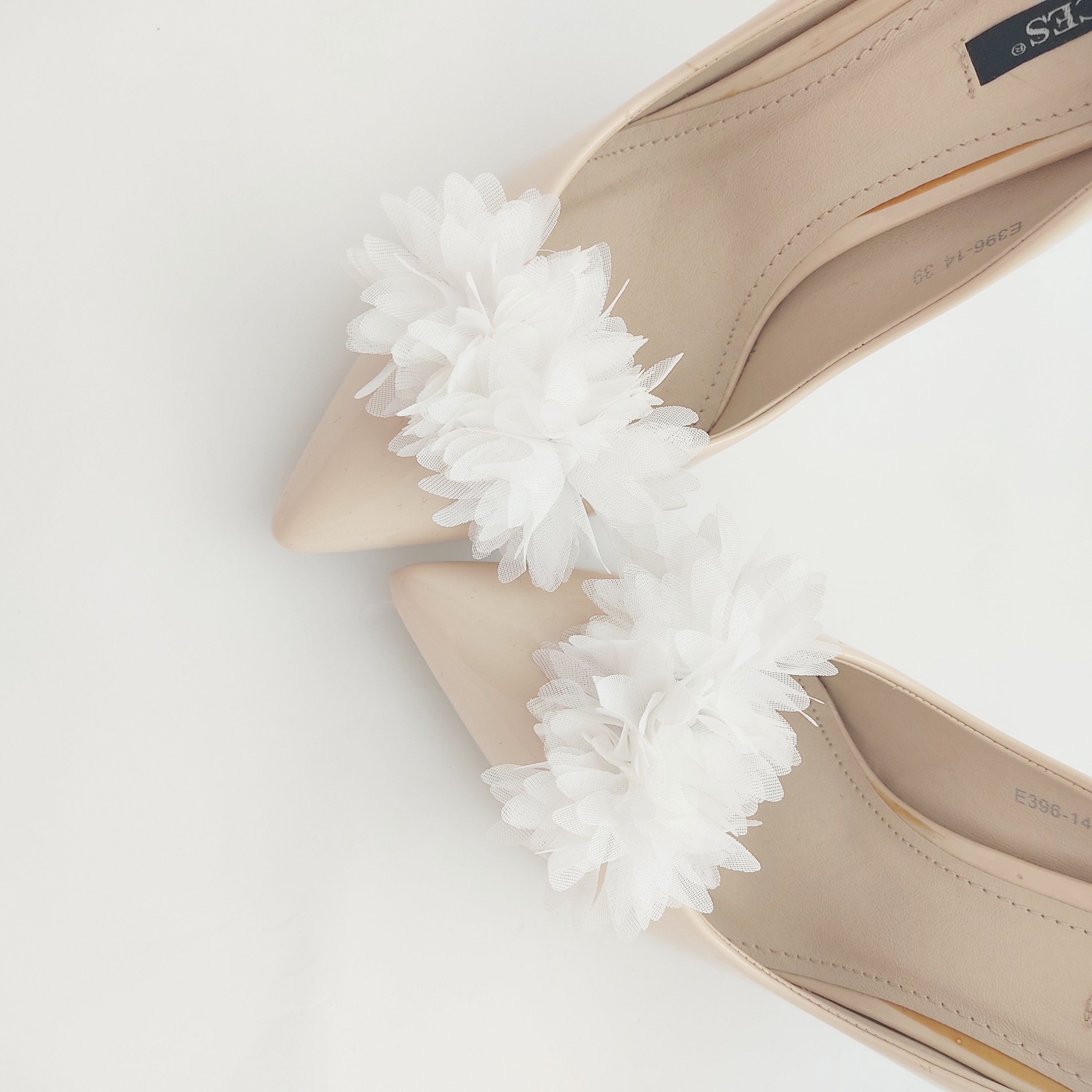 White Flowers Shoe Clips Bridal Shoes Judaeve - Etsy