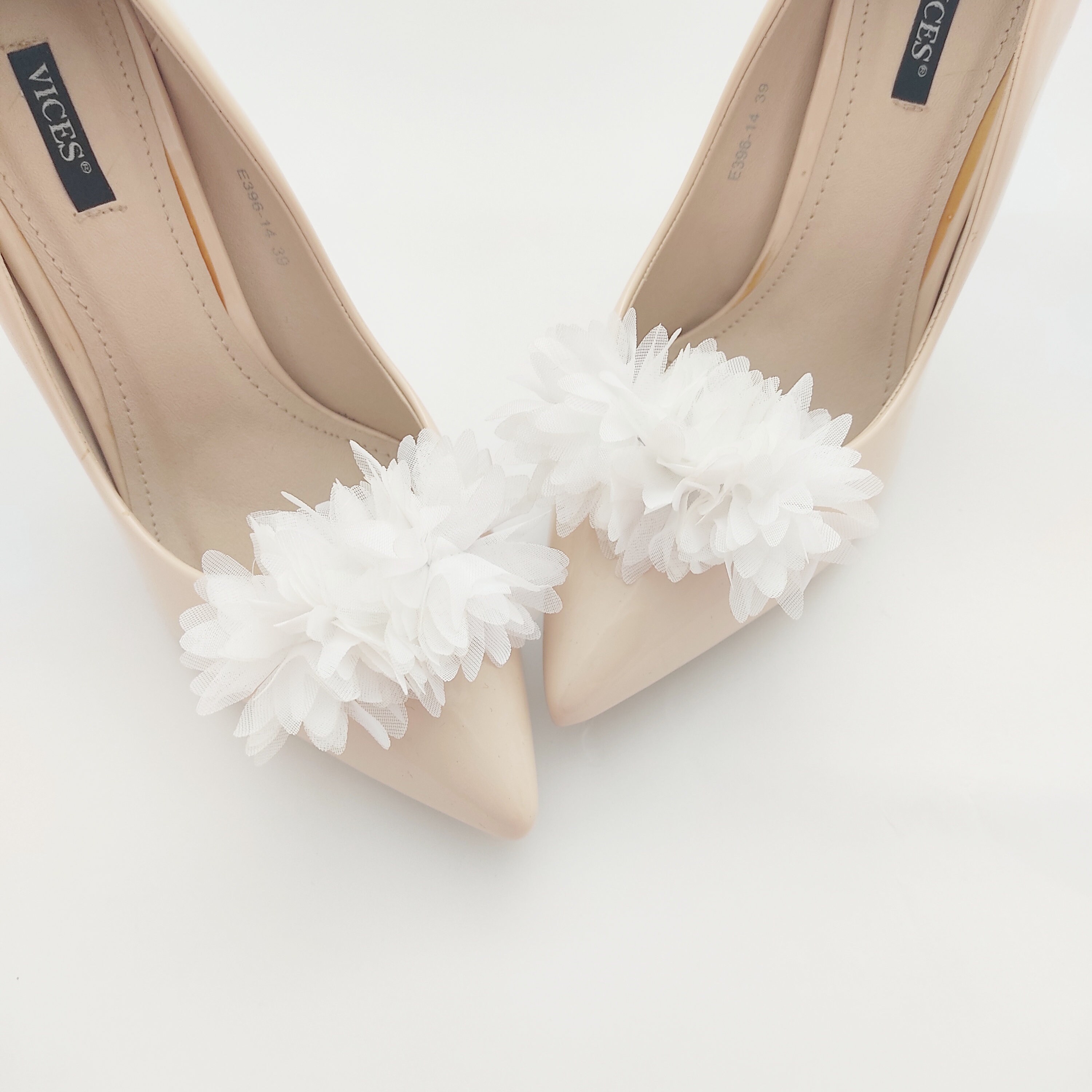 White Flowers Shoe Clips Bridal Shoes Judaeve - Etsy