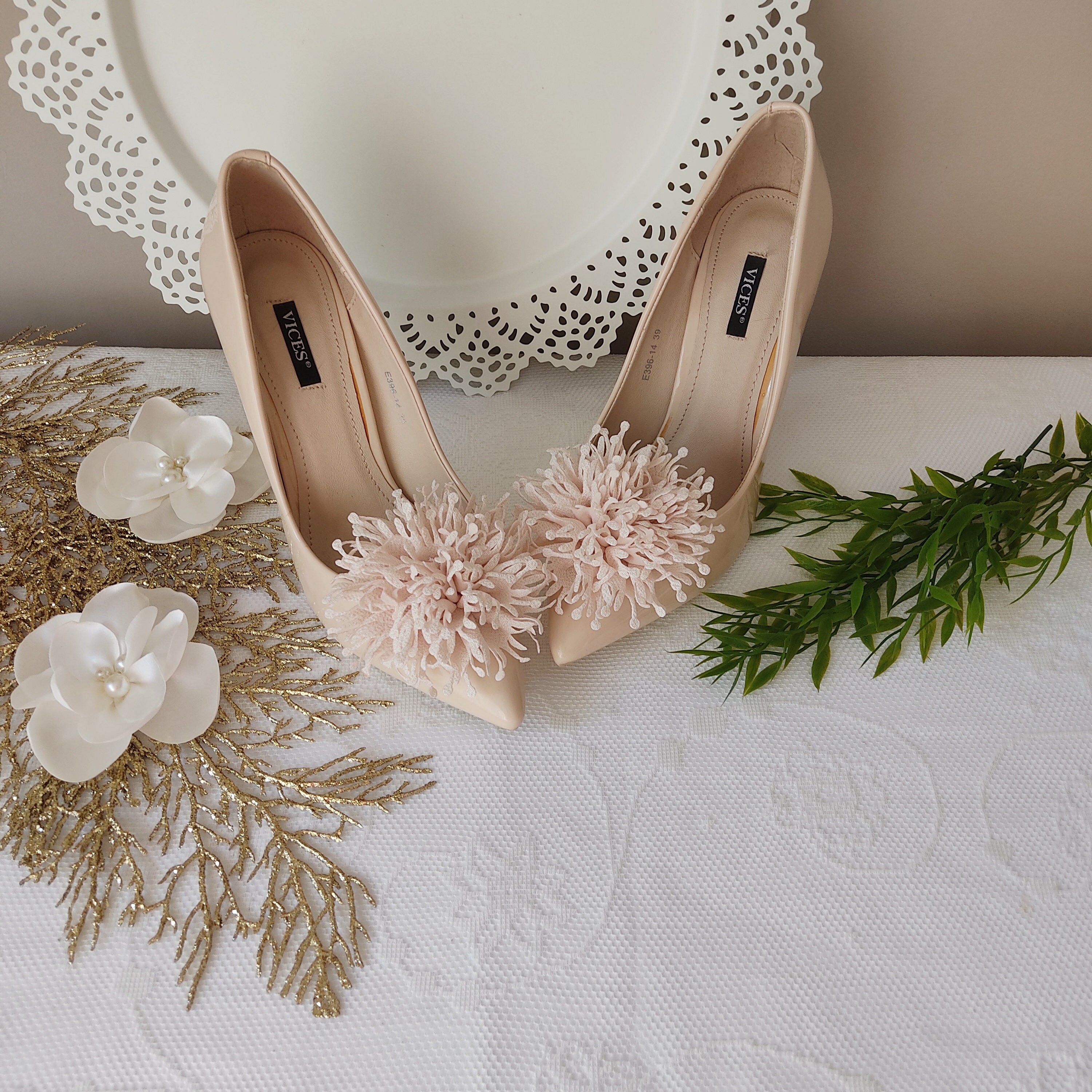 Beige Flowers Shoe Clips | Shoe Decorations | Shoe Clips Beige ...