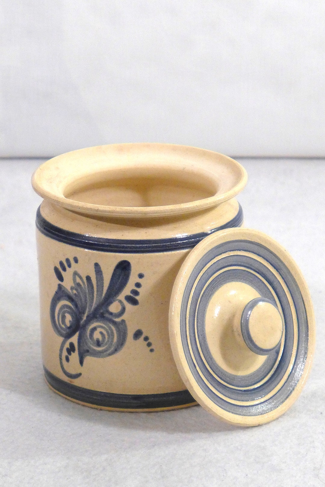 Olde Cape Cod Stoneware Crock With Lid Hand Painted From Barnstable MA ...