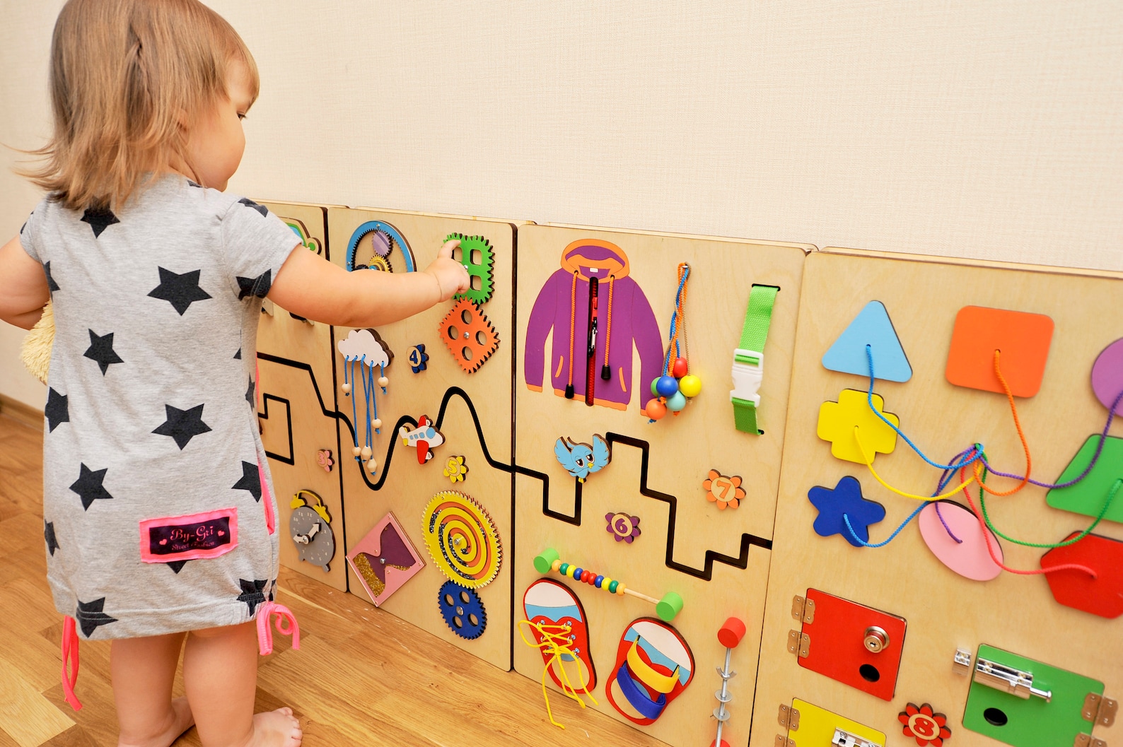 Panel de pared sensorial en colores pastel Montessori ocupado | Etsy