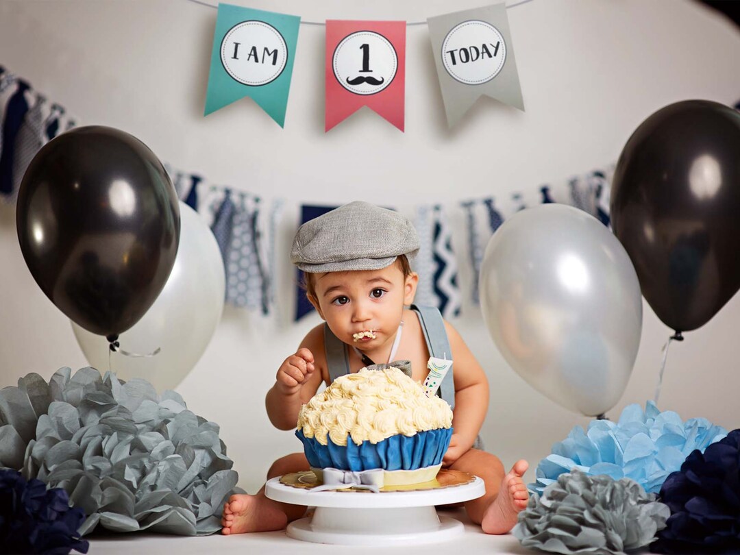 I Am One Today Banner: First Birthday Cake Smash Decor - Etsy