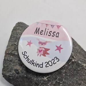 Personalisierter Button Schulkind mit Name und Superheldin für Mädchen als Geschenk zur ...