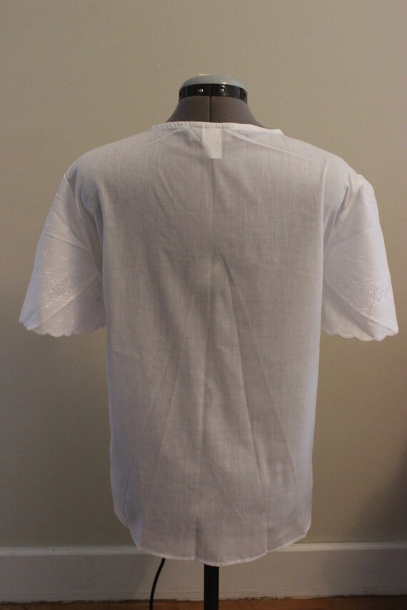 ladies vintage 1970's white eyelet button down short … - Gem