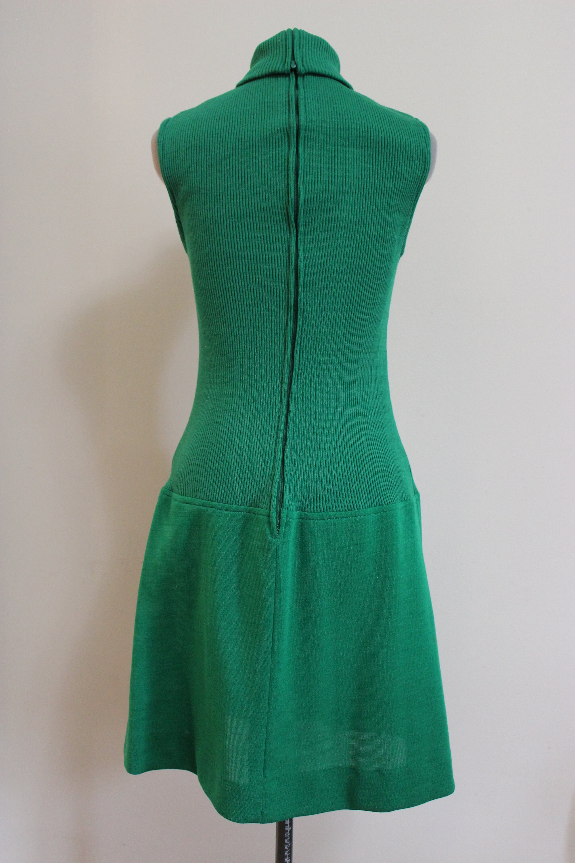 Vintage Two Piece 1970s Turtle Neck Green Knit Sleeveless Zipper Back ...