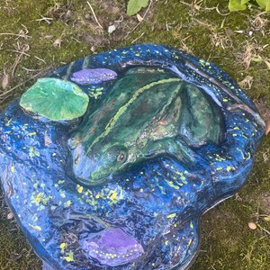 Frog Stepping Stone, 12"x9.5"x1.5", Realistic Frog, Handmade, Pond ...