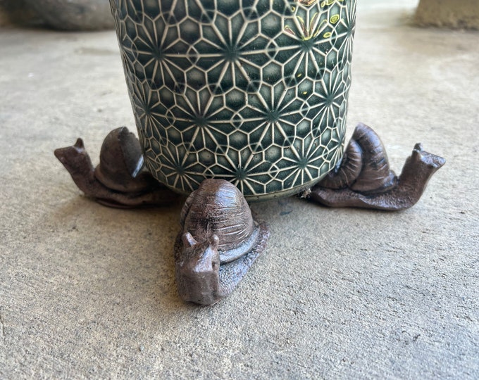 Pot Risers, Pot Feet, Concrete Flower Pot Feet, Lion Paw Pot Risers ...