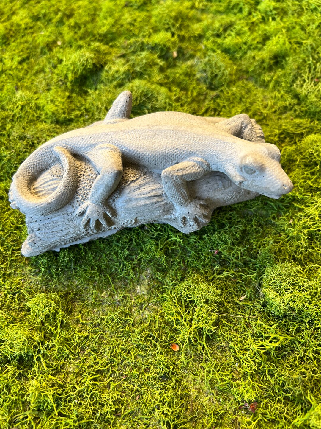 Concrete Lizard on the Log Statue Lizard Garden - Etsy