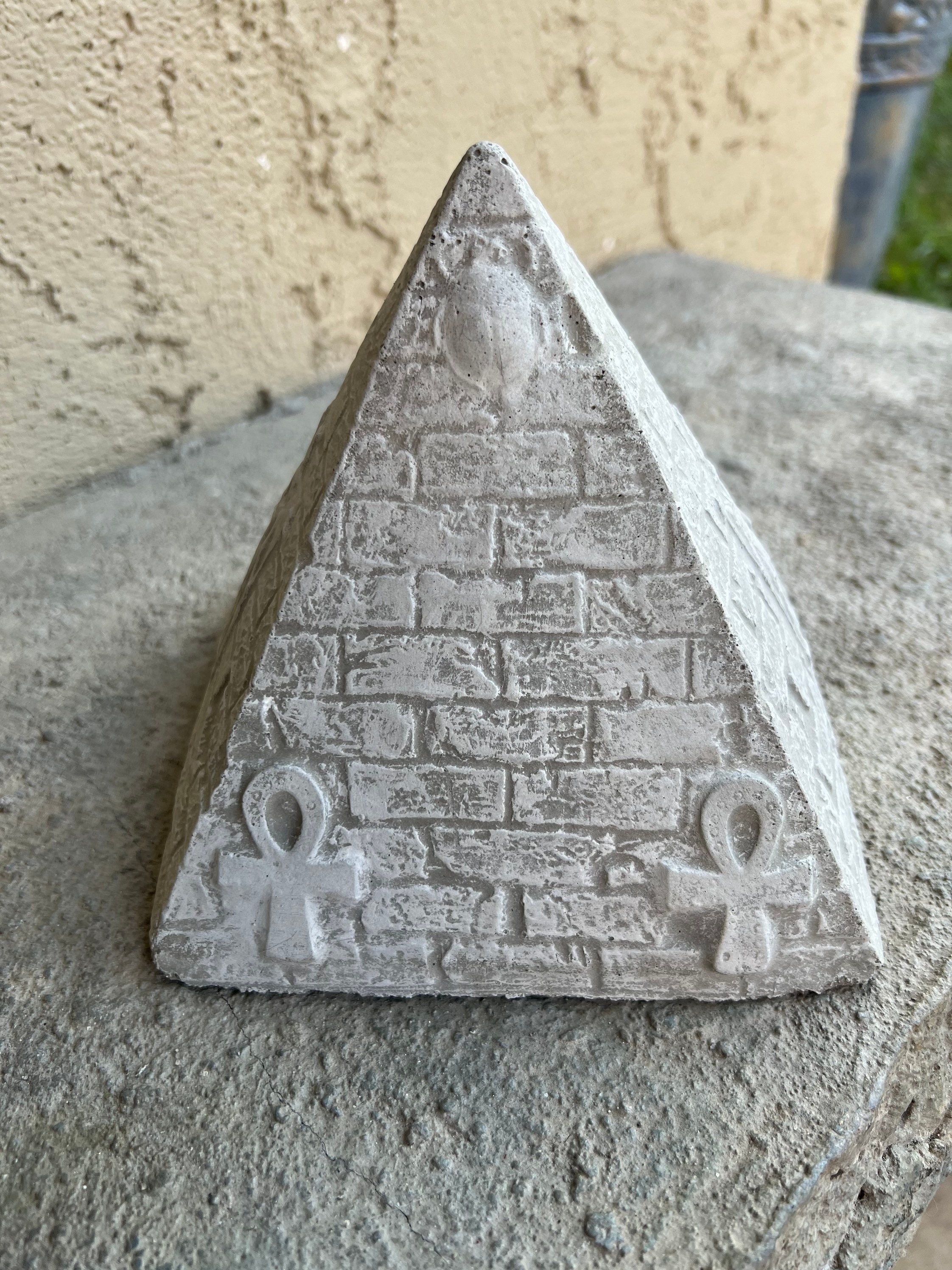 Concrete Garden Pyramids The Berry Cade Pyramid Planter Build Plans