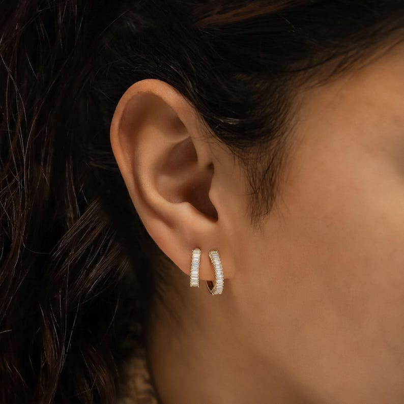 Single (half Pair) 14k Gold Baguette Diamond Huggie Hoop Earring - Etsy