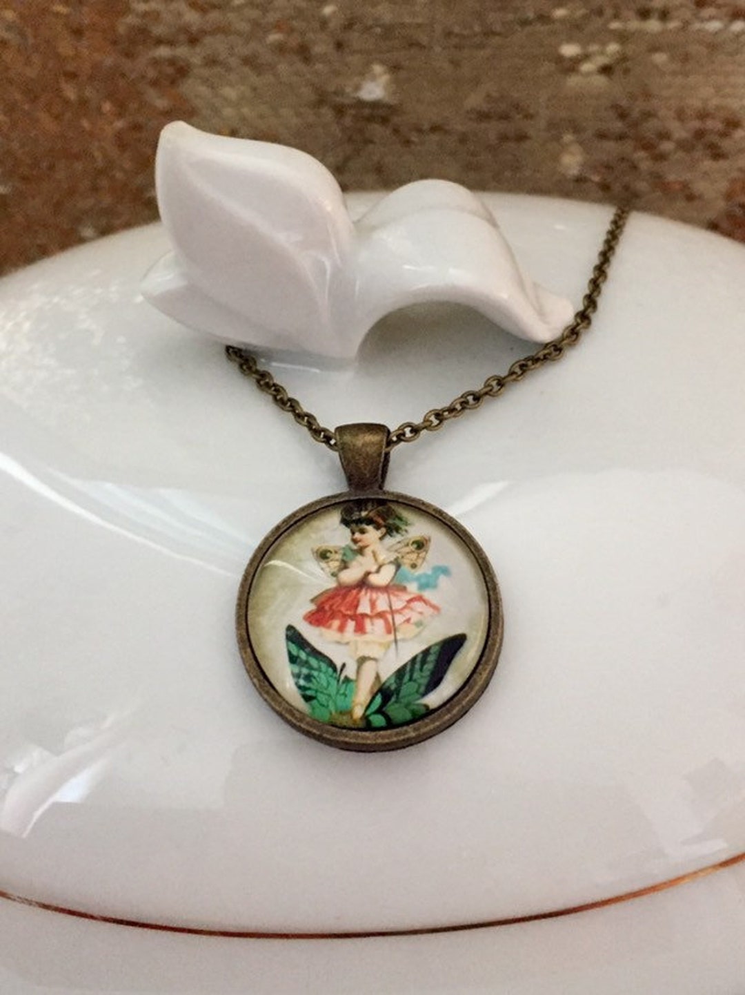 Medallion Necklace, Vintage Alice *nostalgia Necklace* - Etsy